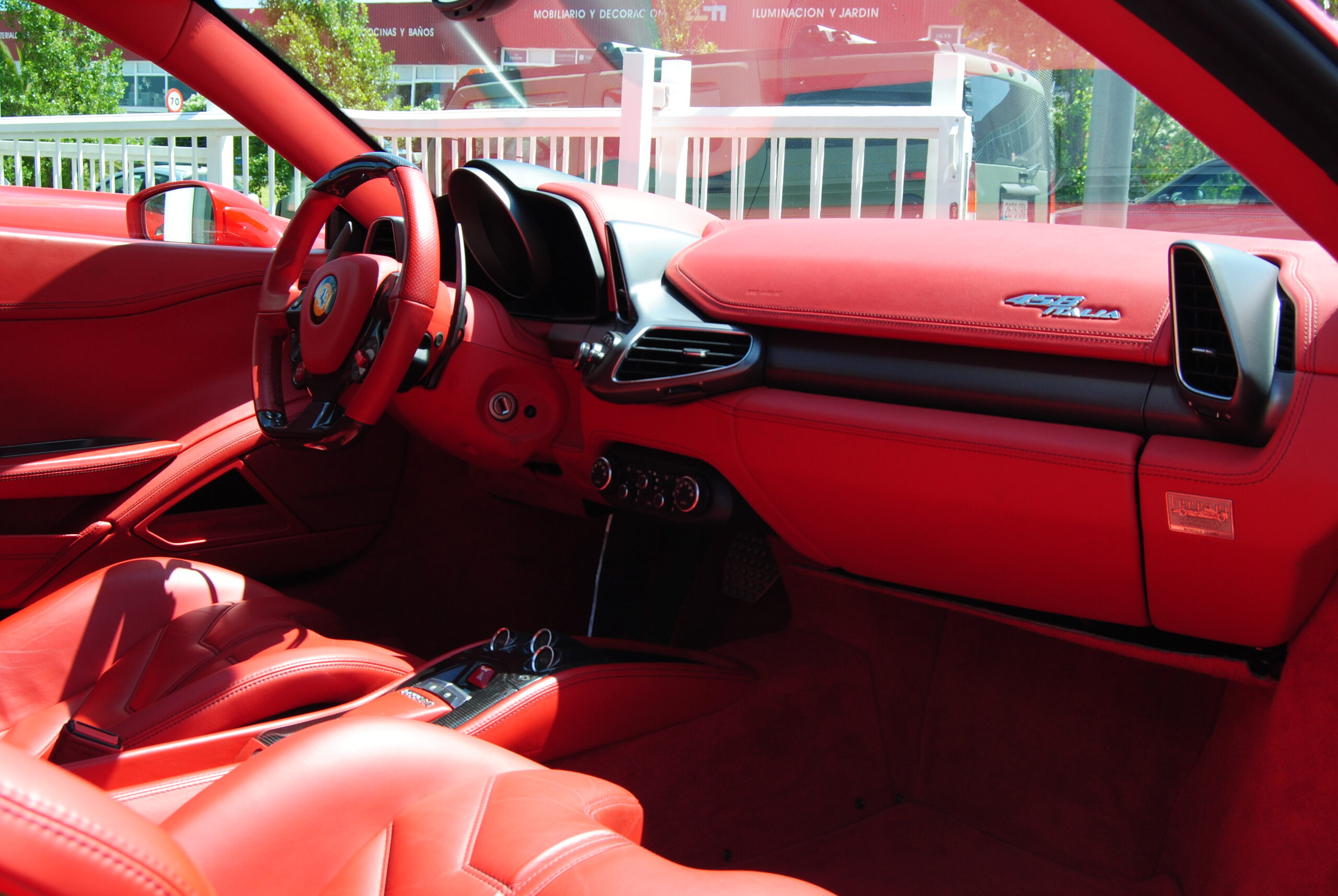 Total Red Ferrari 458 Italia - Rosso Corsa