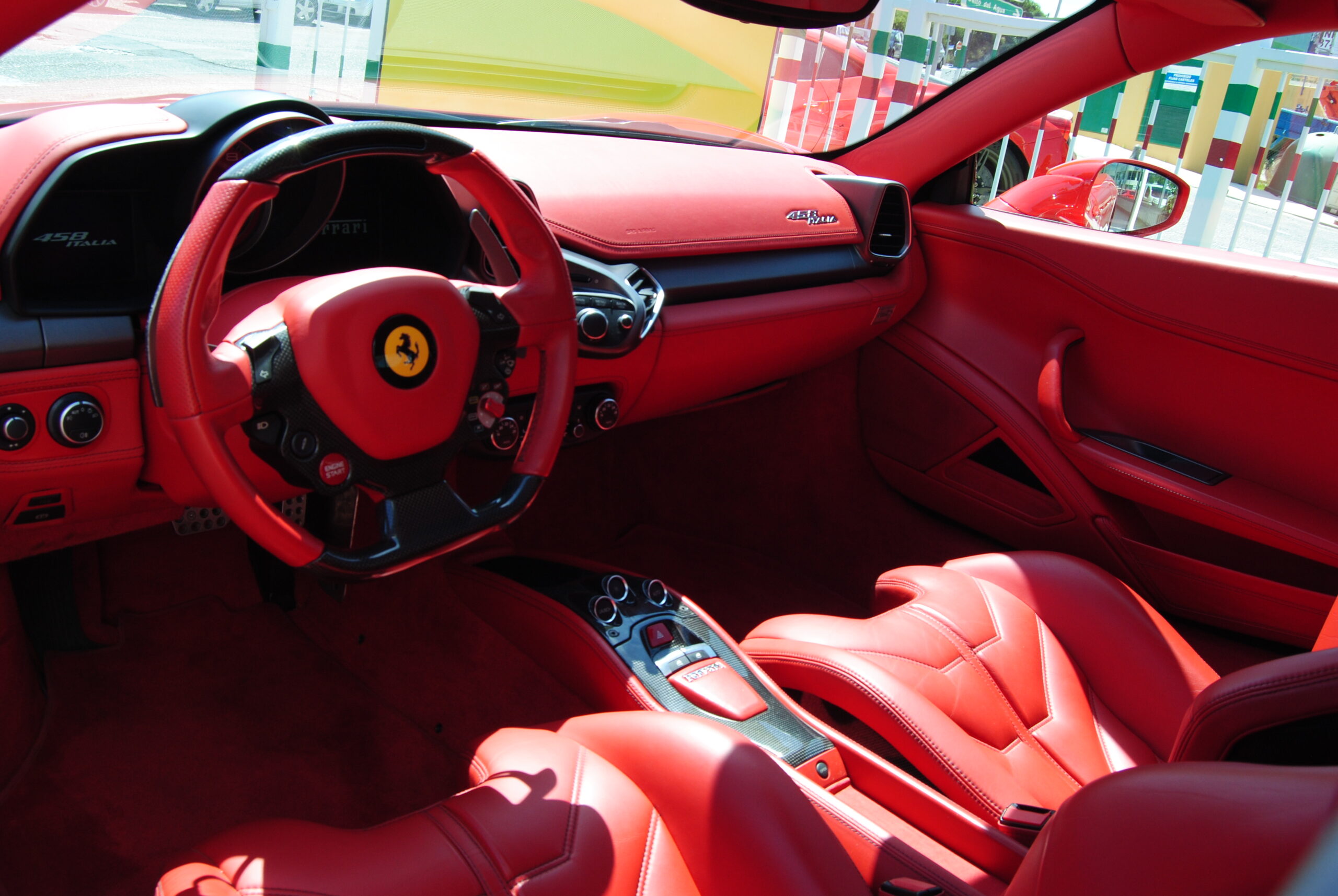 Total Red Ferrari 458 Italia - Rosso Corsa