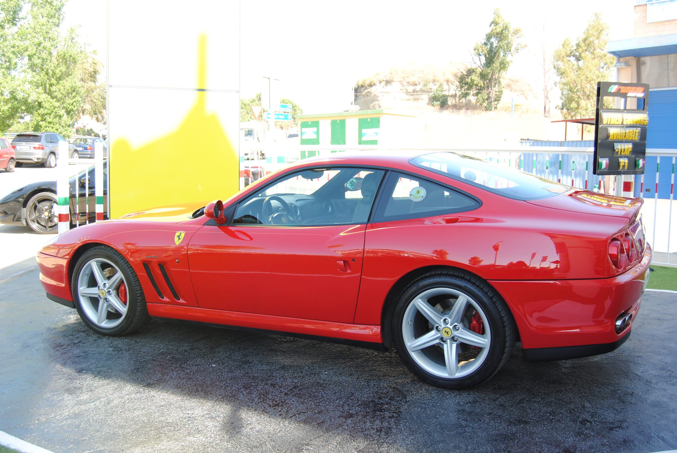 Exclusive Ferrari 575 M Maranello - Rosso Corsa