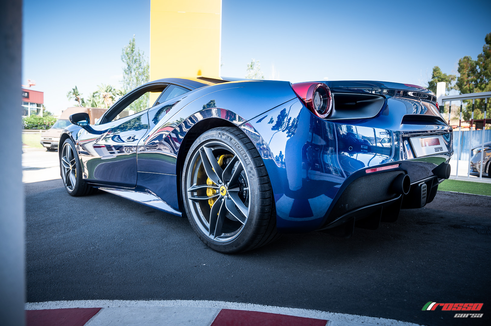 Bleu Tour de France Ferrari 488 GTB - Rosso Corsa