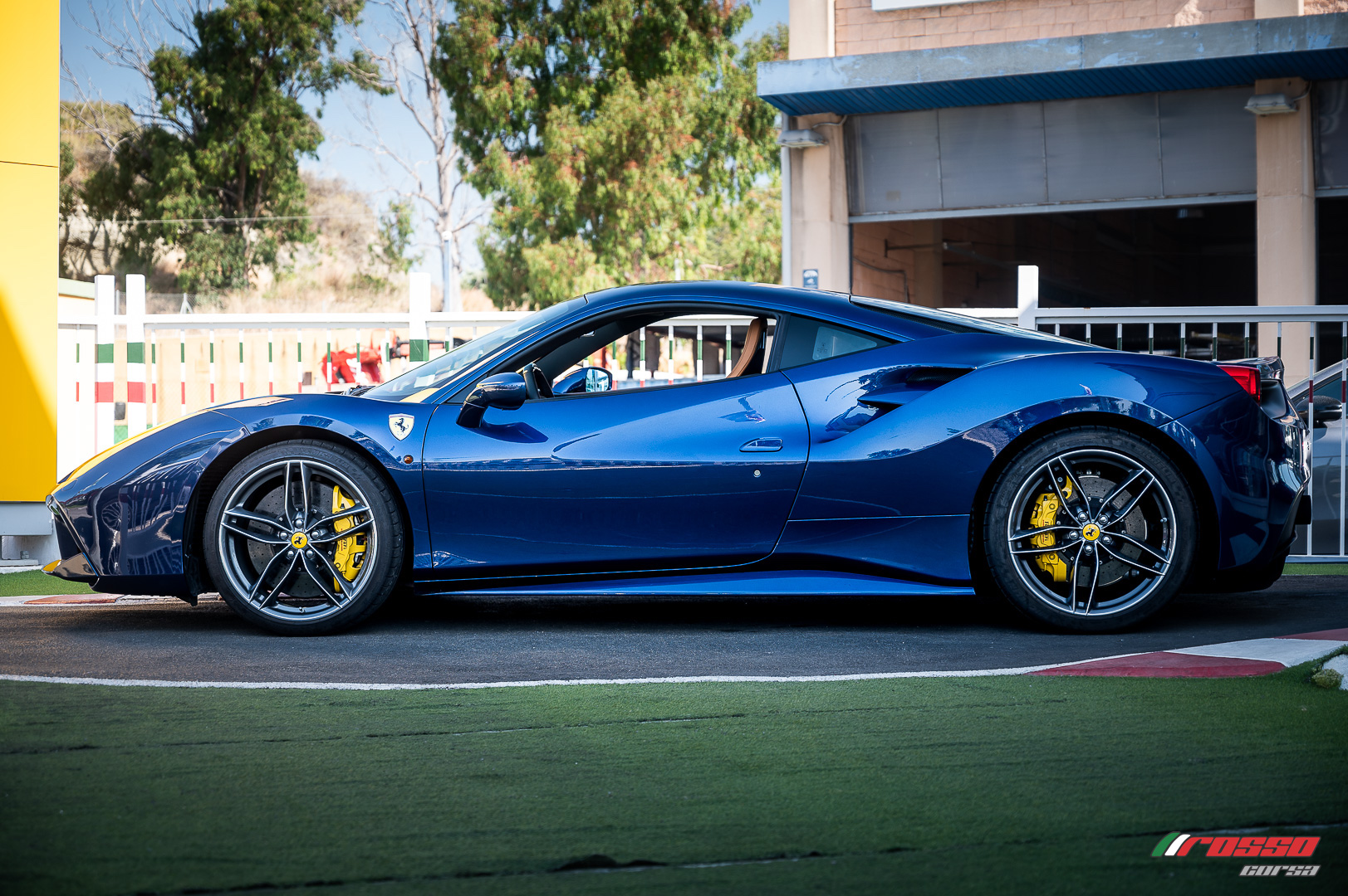 Bleu Tour de France Ferrari 488 GTB - Rosso Corsa