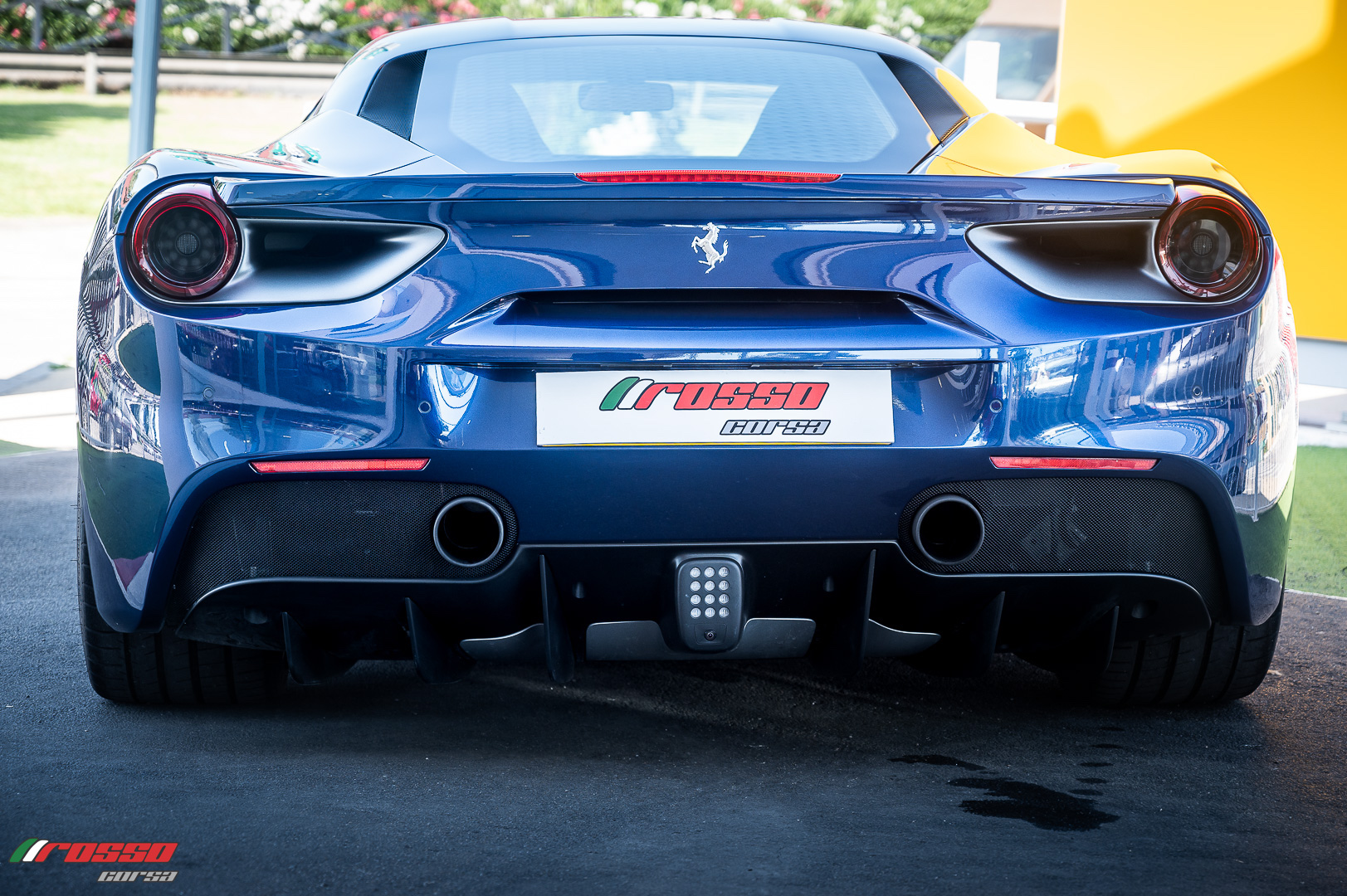 Bleu Tour de France Ferrari 488 GTB - Rosso Corsa