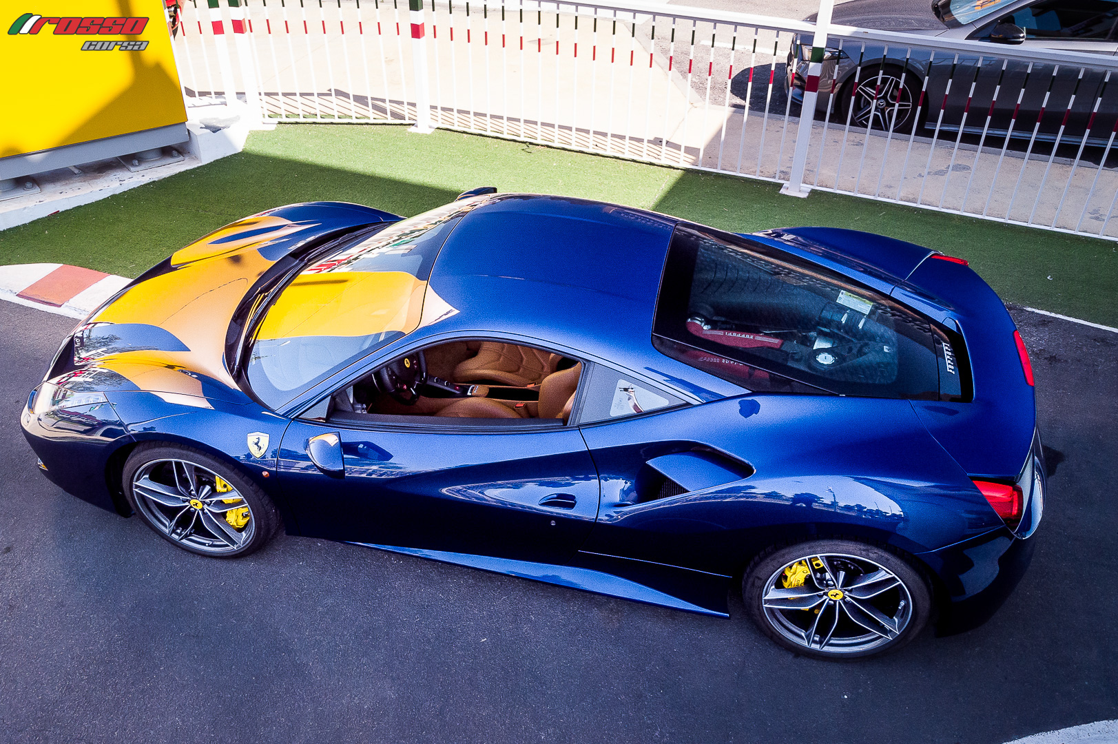 Bleu Tour de France Ferrari 488 GTB - Rosso Corsa