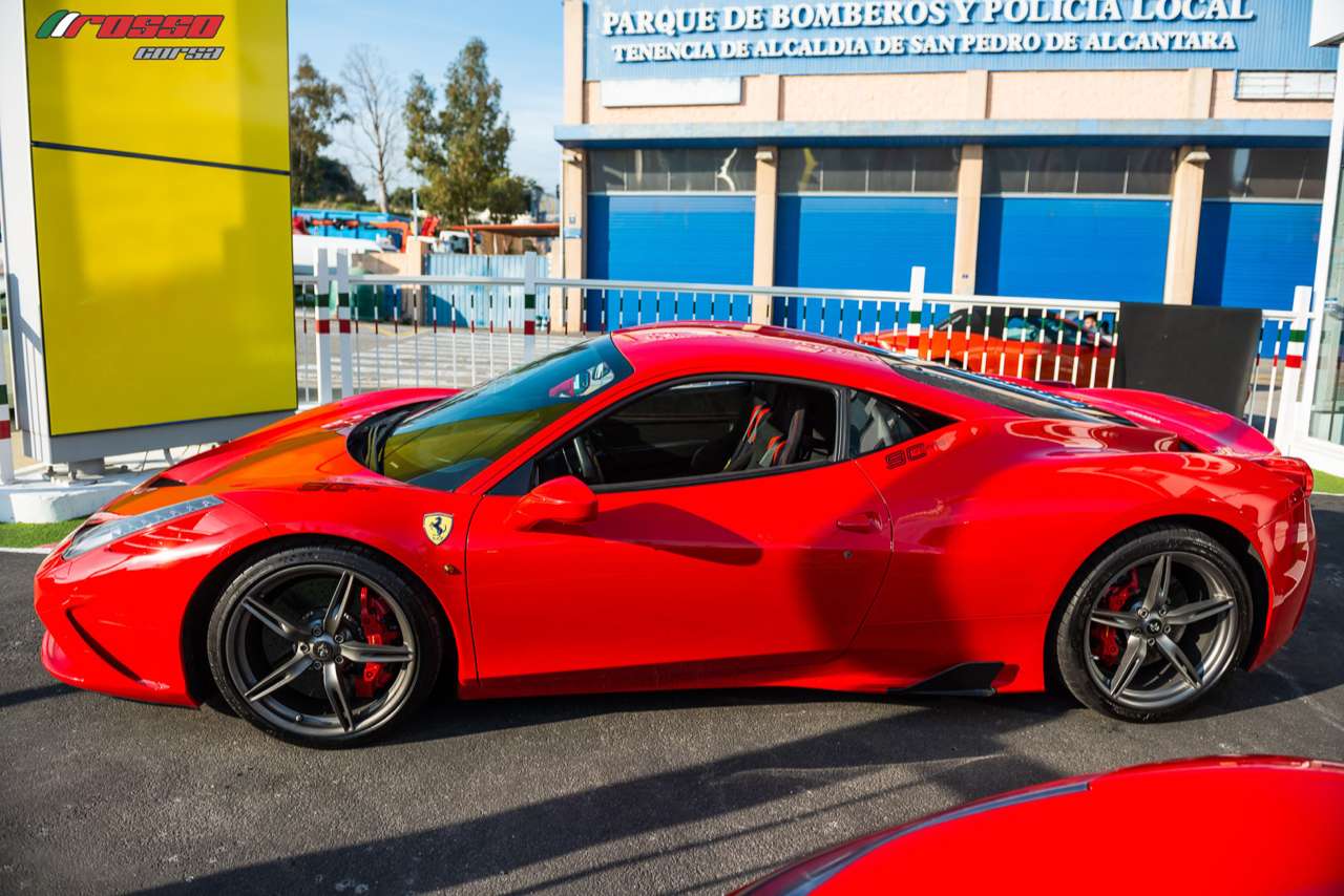 High Performance Ferrari 458 speciale - Rosso Corsa