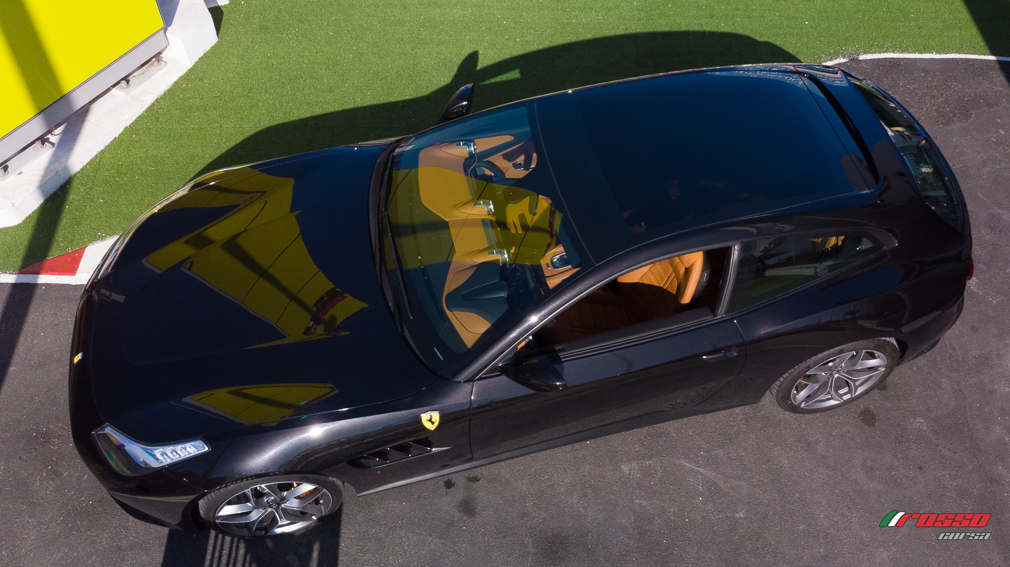 Black Ferrari GTC4 Lusso T - Rosso Corsa