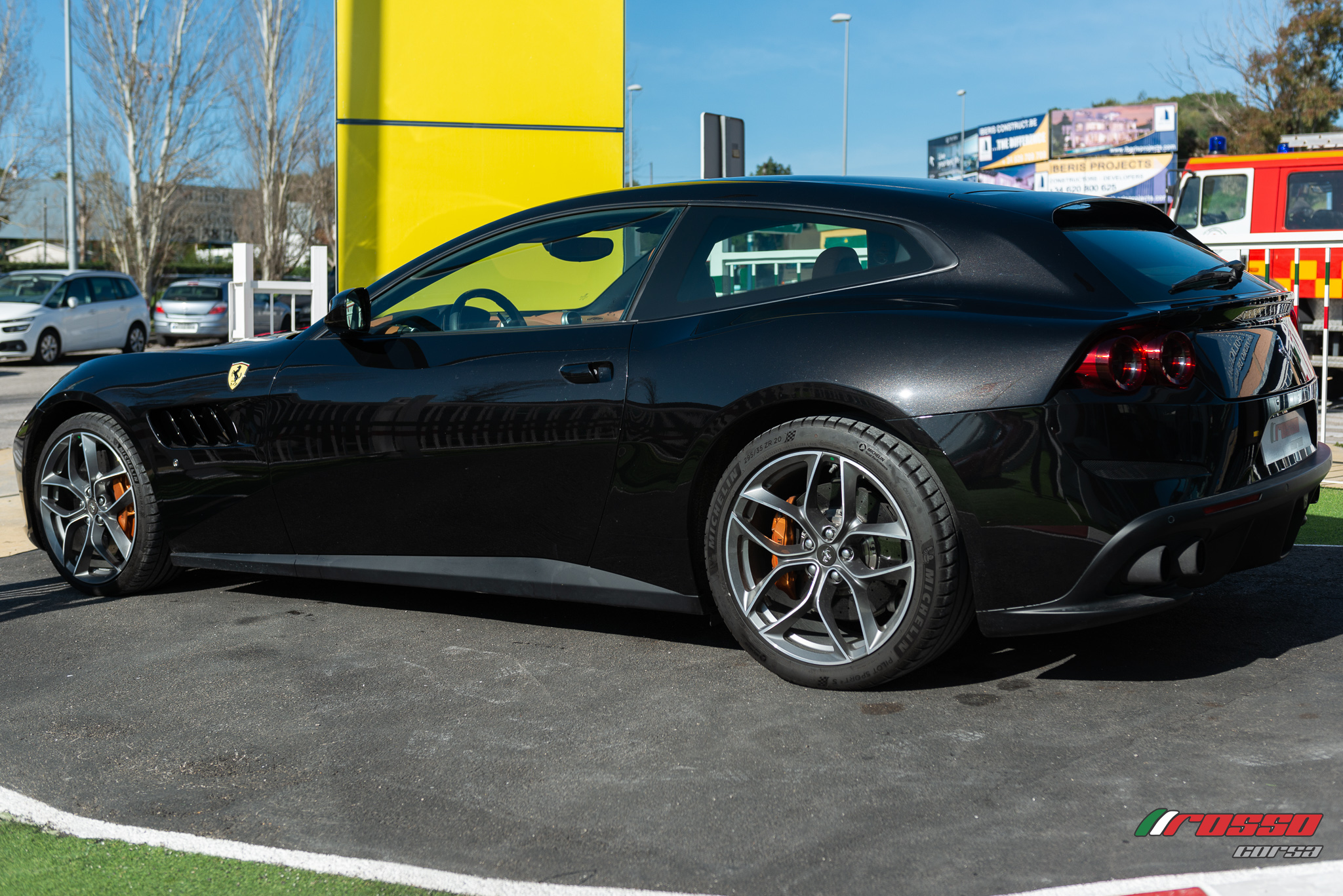 Black Ferrari GTC4 Lusso T - Rosso Corsa