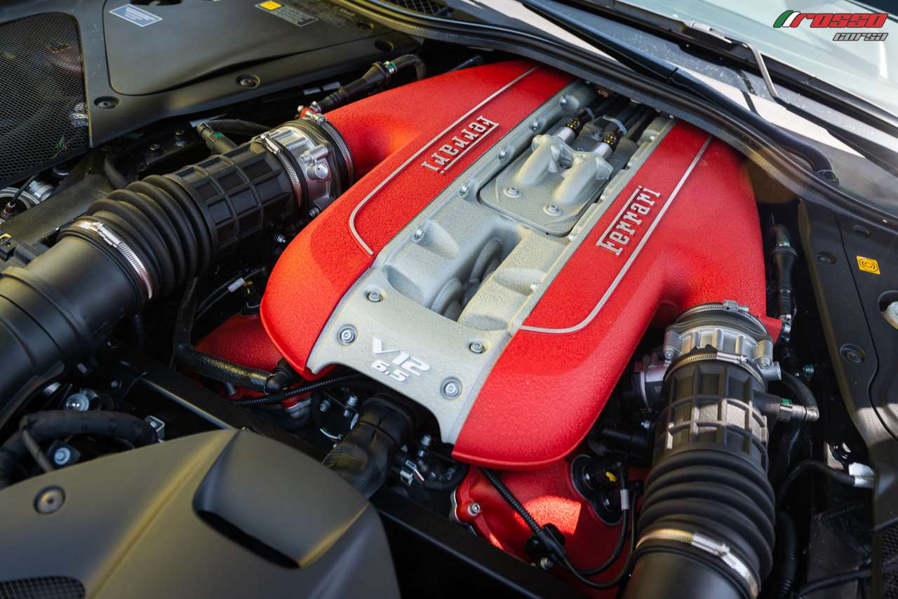 Ferrari 812 Superfast - Rosso Corsa