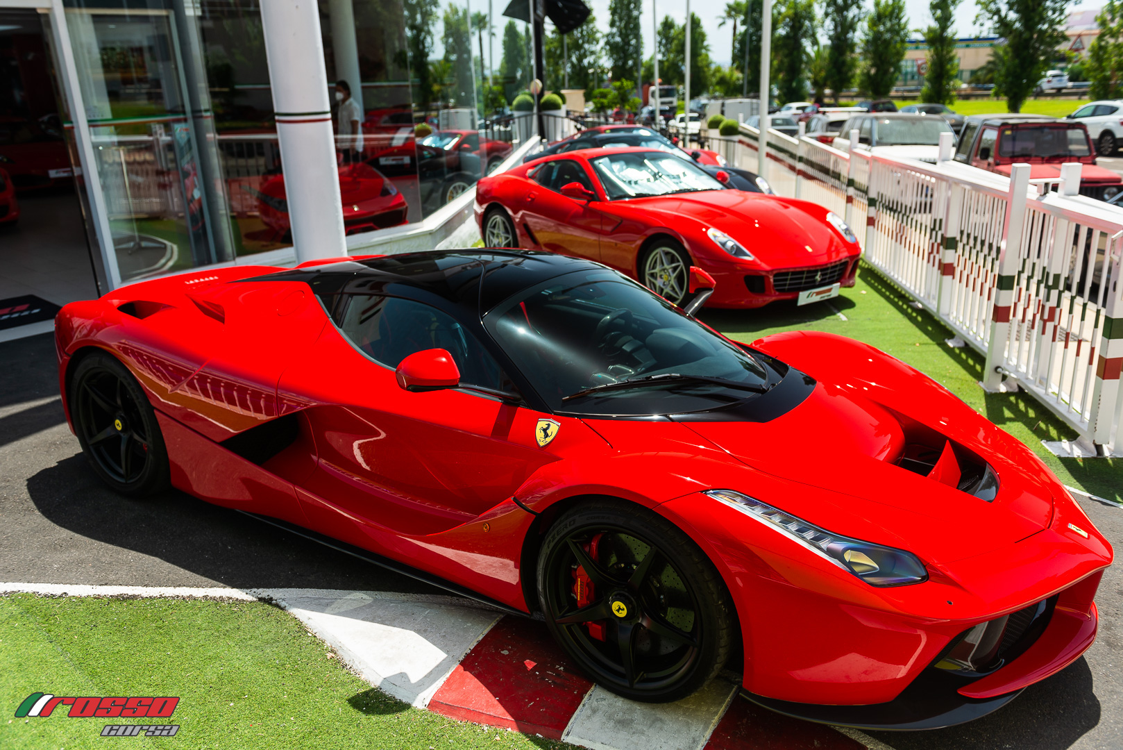 Rosso Corsa - Ferrari Laferrari