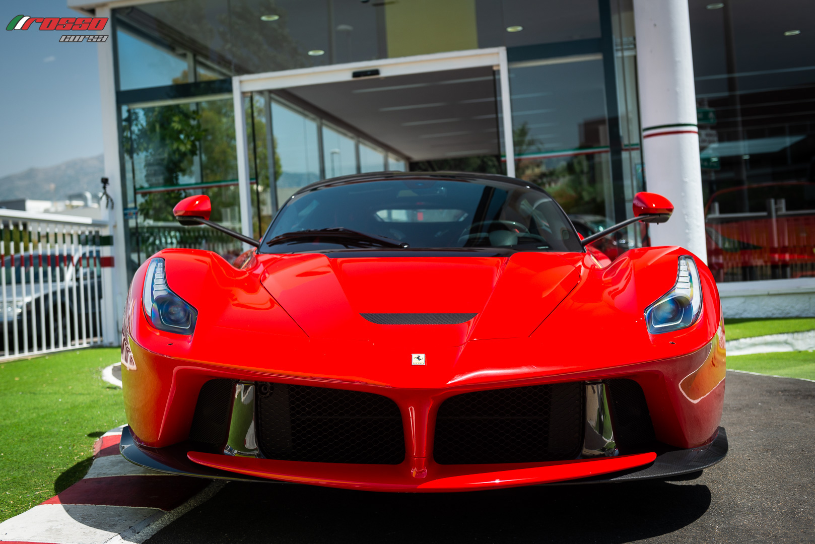 Rosso Corsa - Ferrari Laferrari