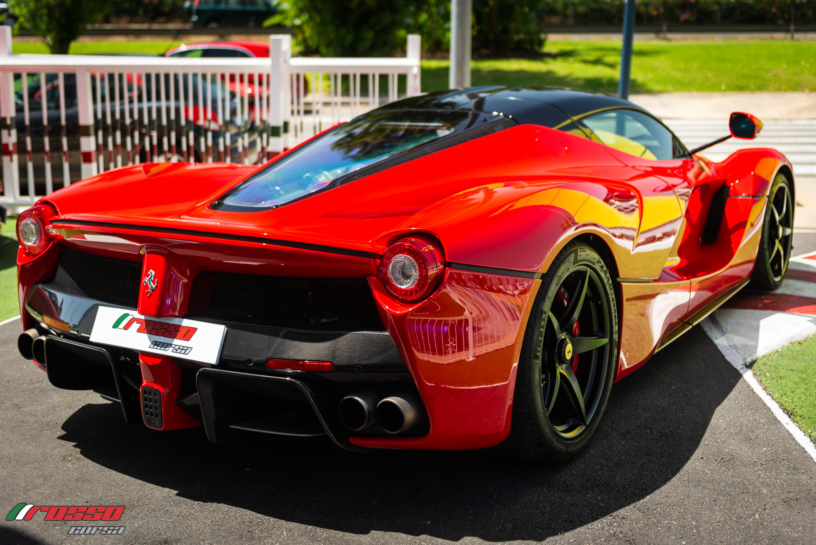 Rosso Corsa - Ferrari Laferrari