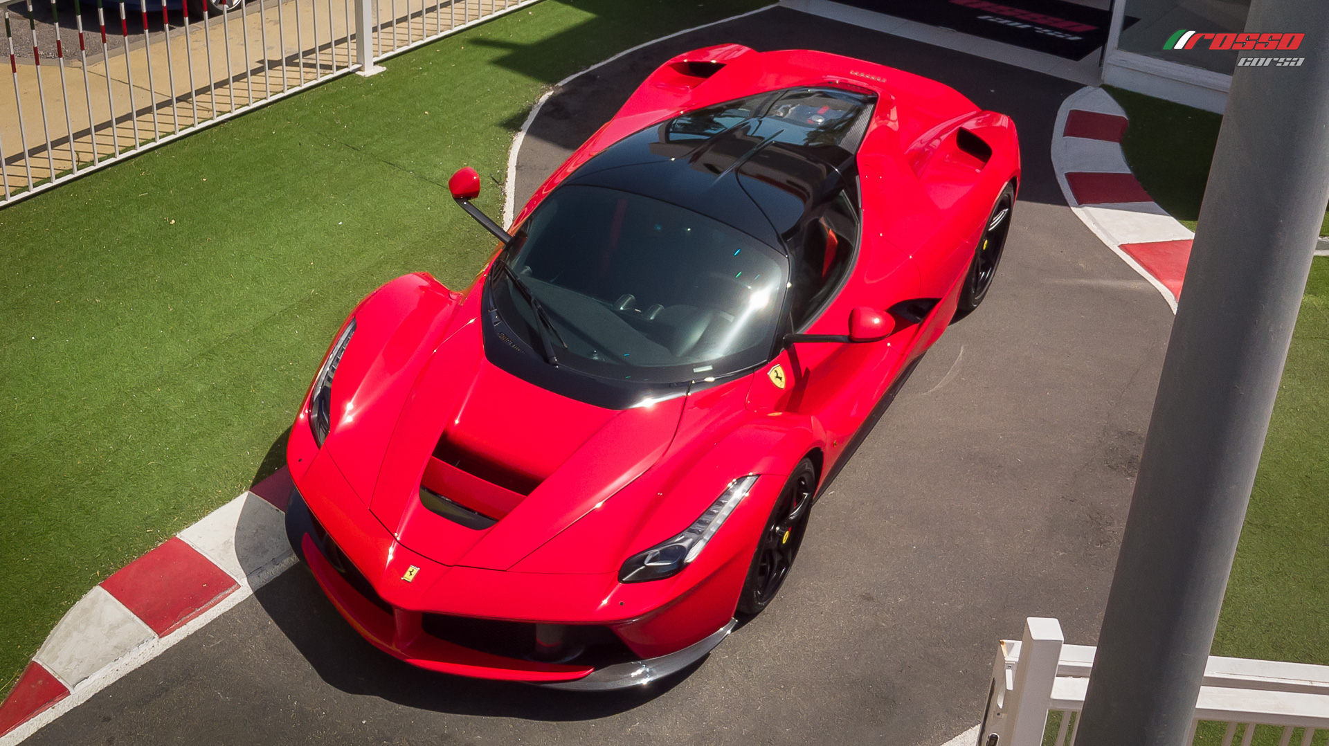 Rosso Corsa - Ferrari Laferrari
