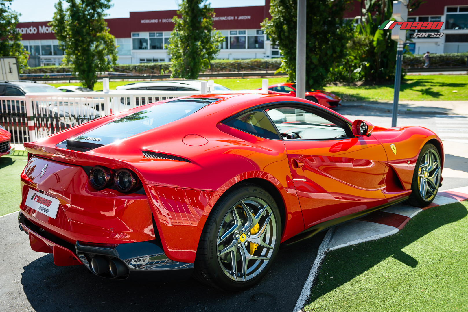 Rosso Corsa - Ferrari 812 Superfast
