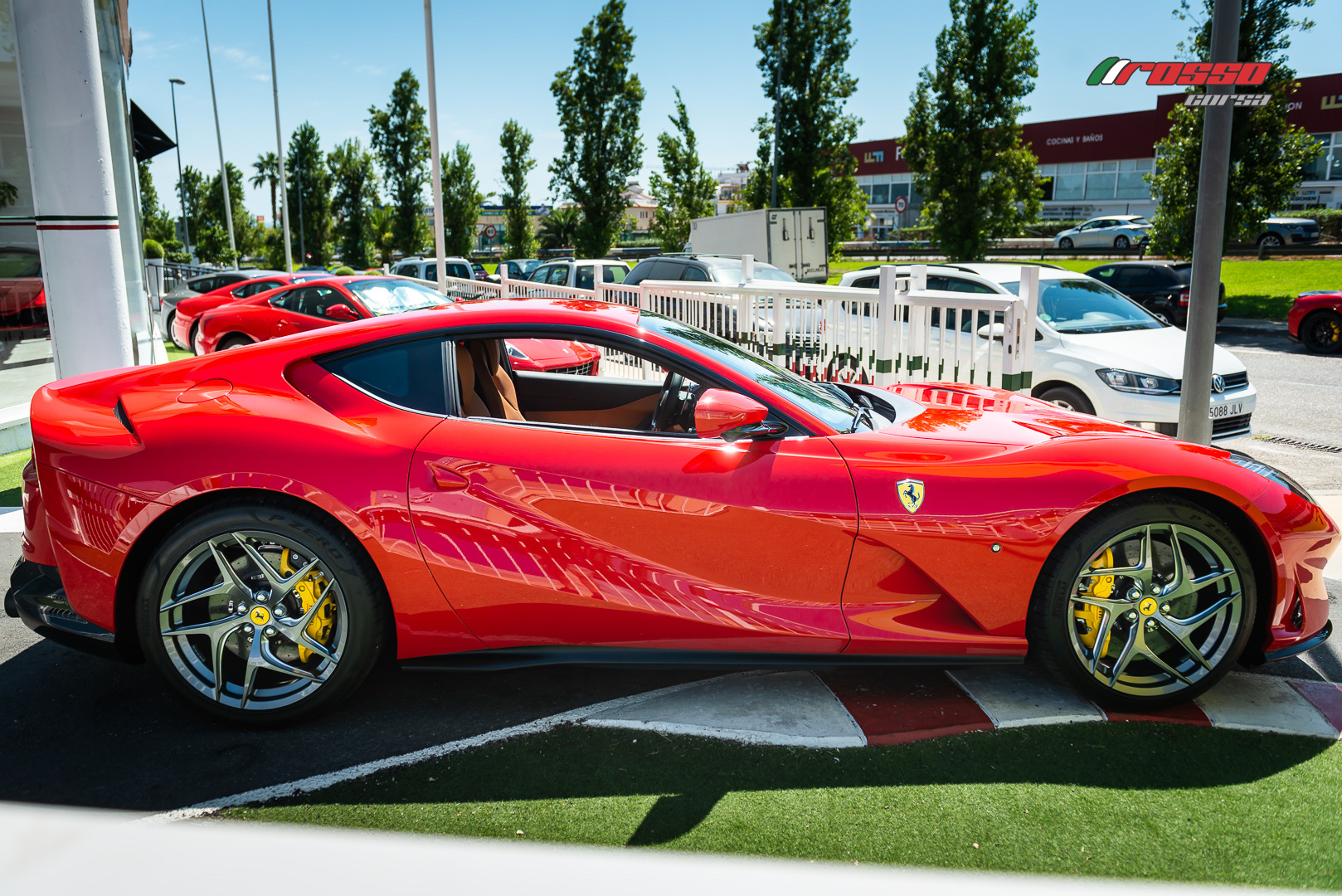 Rosso Corsa - Ferrari 812 Superfast
