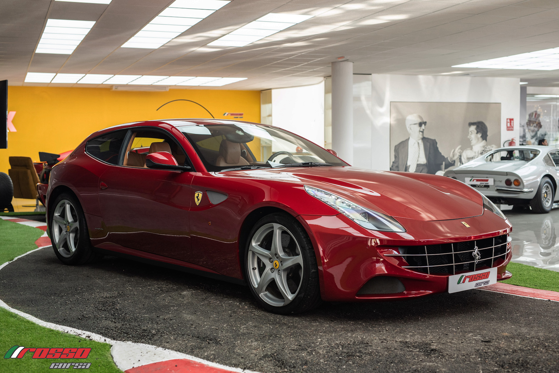 Rosso Corsa - Ferrari FF