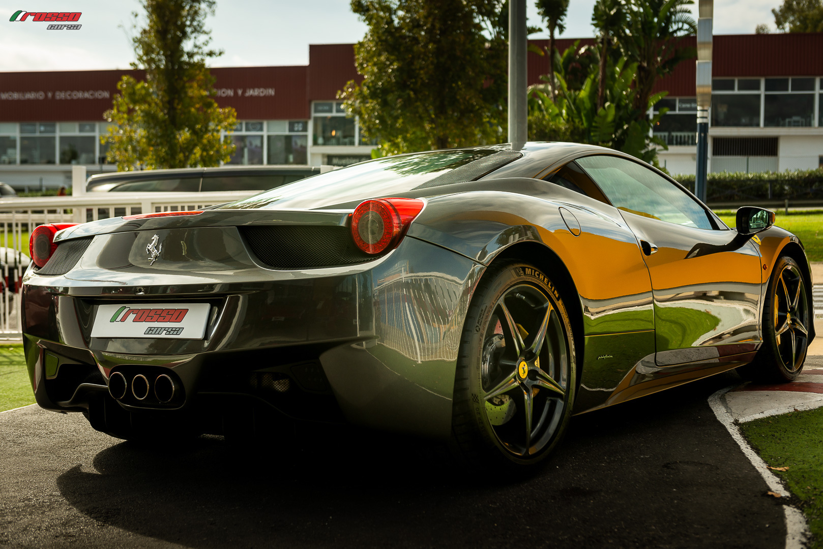 Rosso Corsa - Grigio Silverstone Ferrari 458 Italia