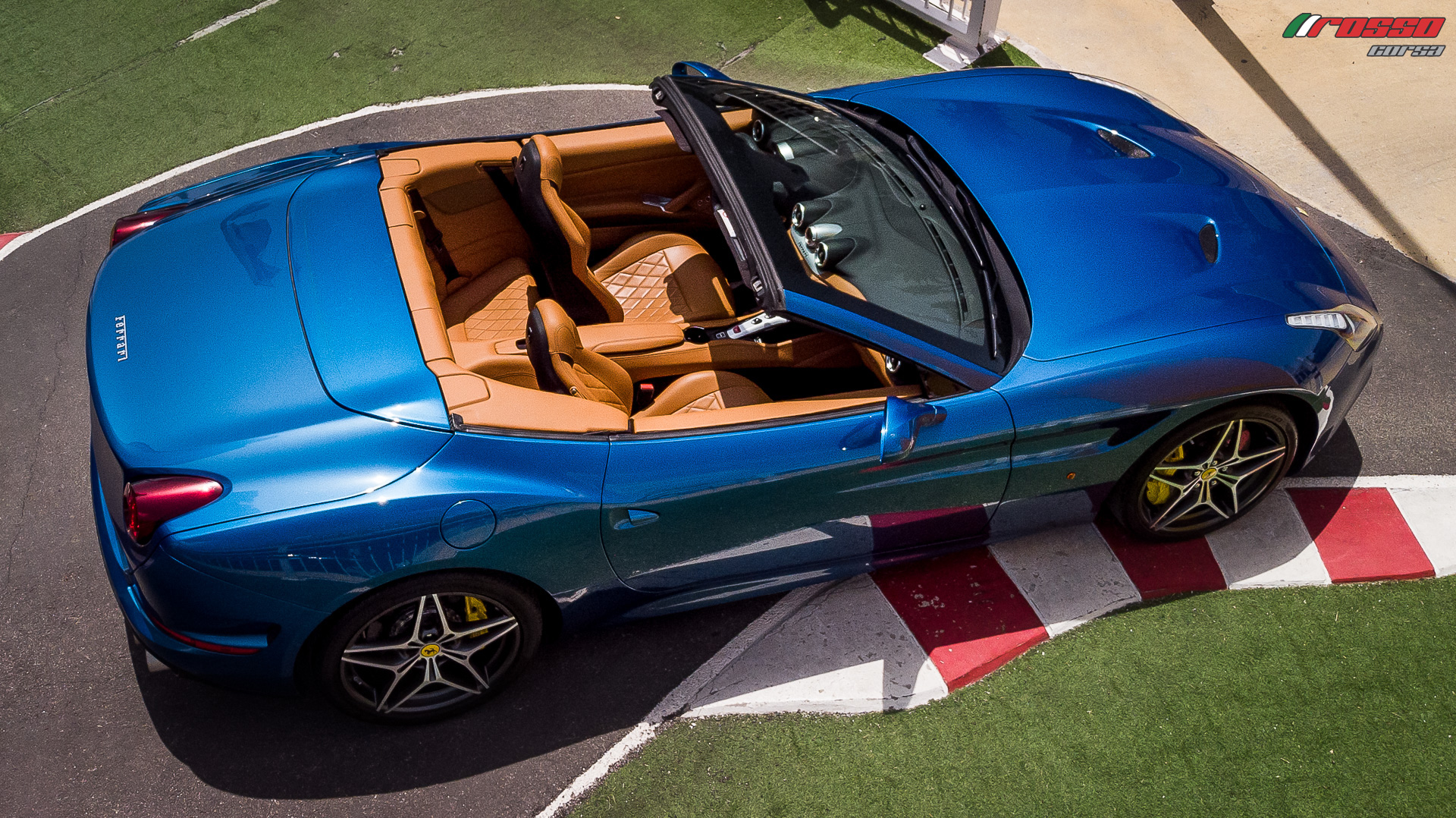 Rosso Corsa - Blu California Ferrari California T