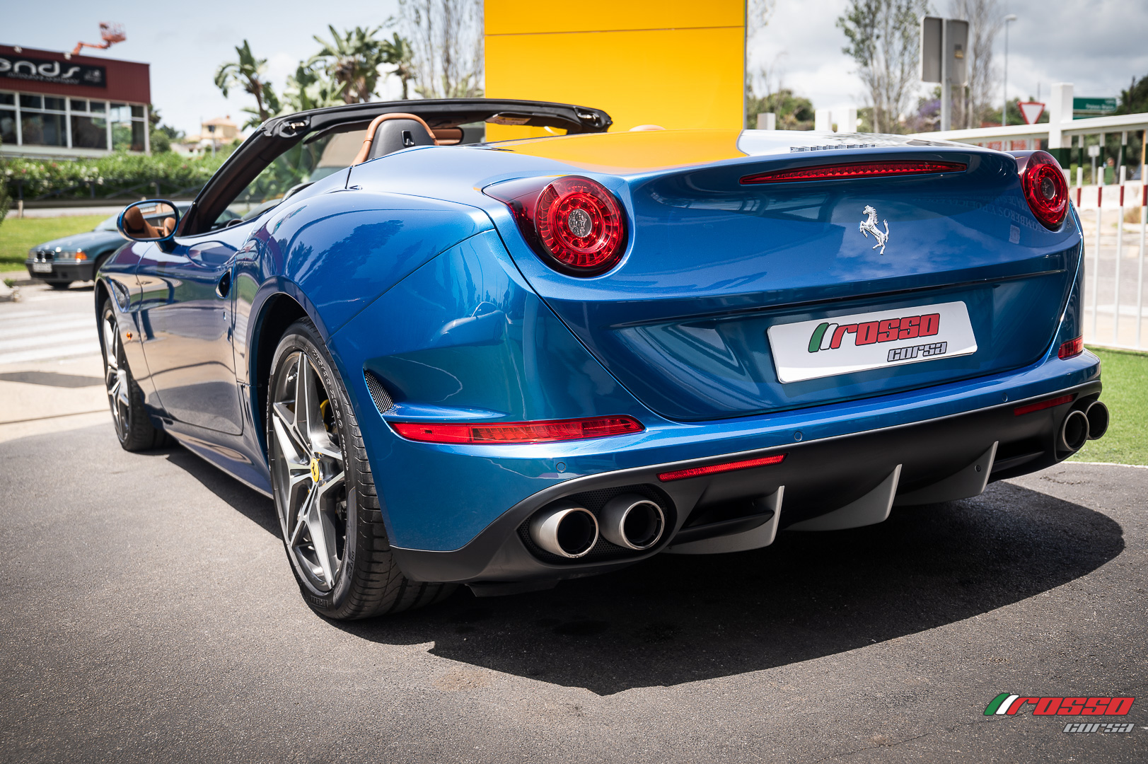 Rosso Corsa - Blu California Ferrari California T
