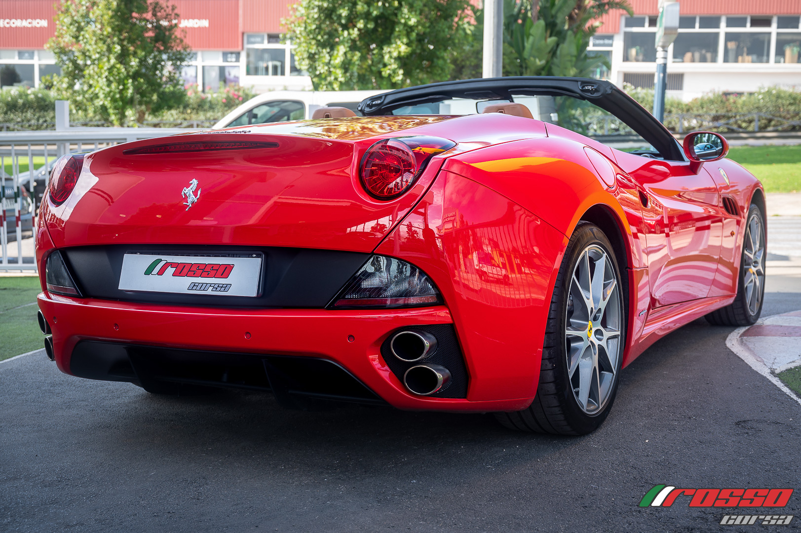 Rosso Corsa - Ferrari California