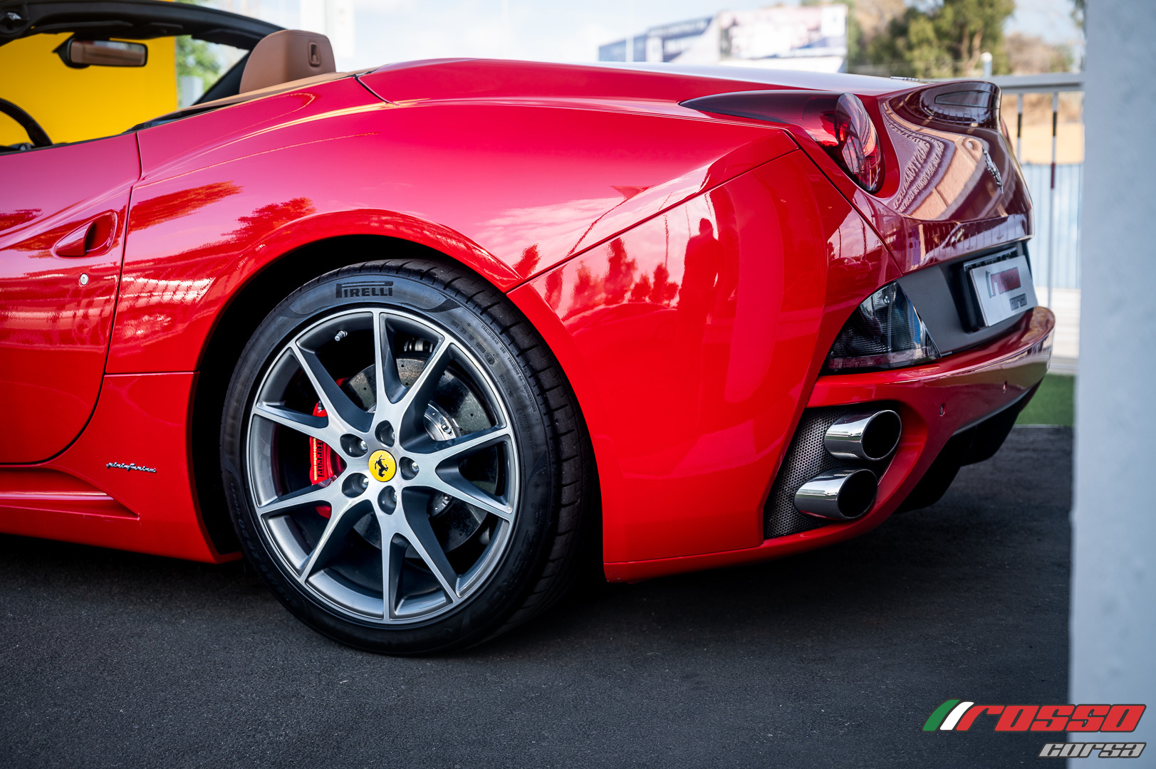 Rosso Corsa - Ferrari California