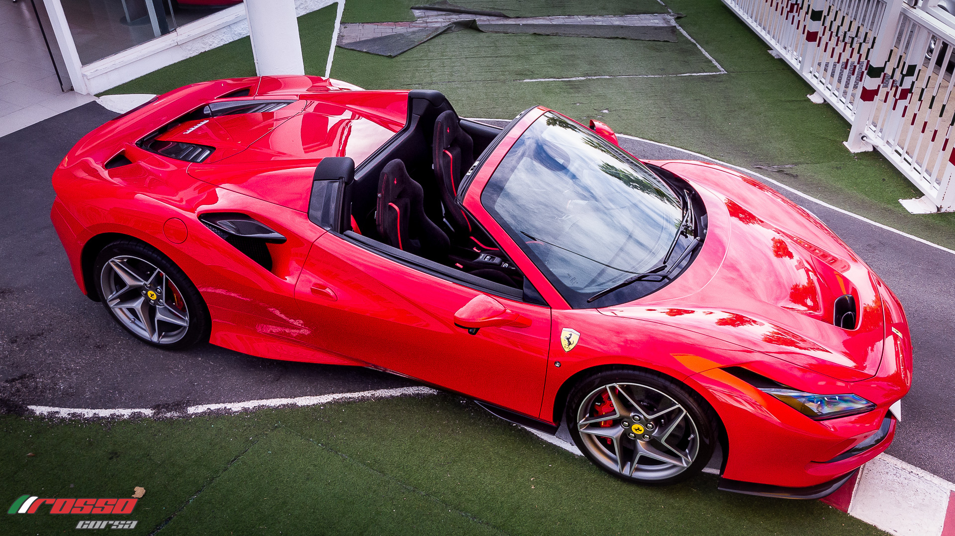 Rosso Corsa - Ferrari F8 Spider