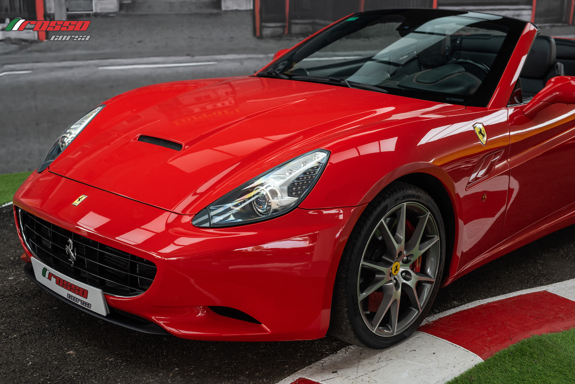 Rosso Corsa - Sports Ferrari California