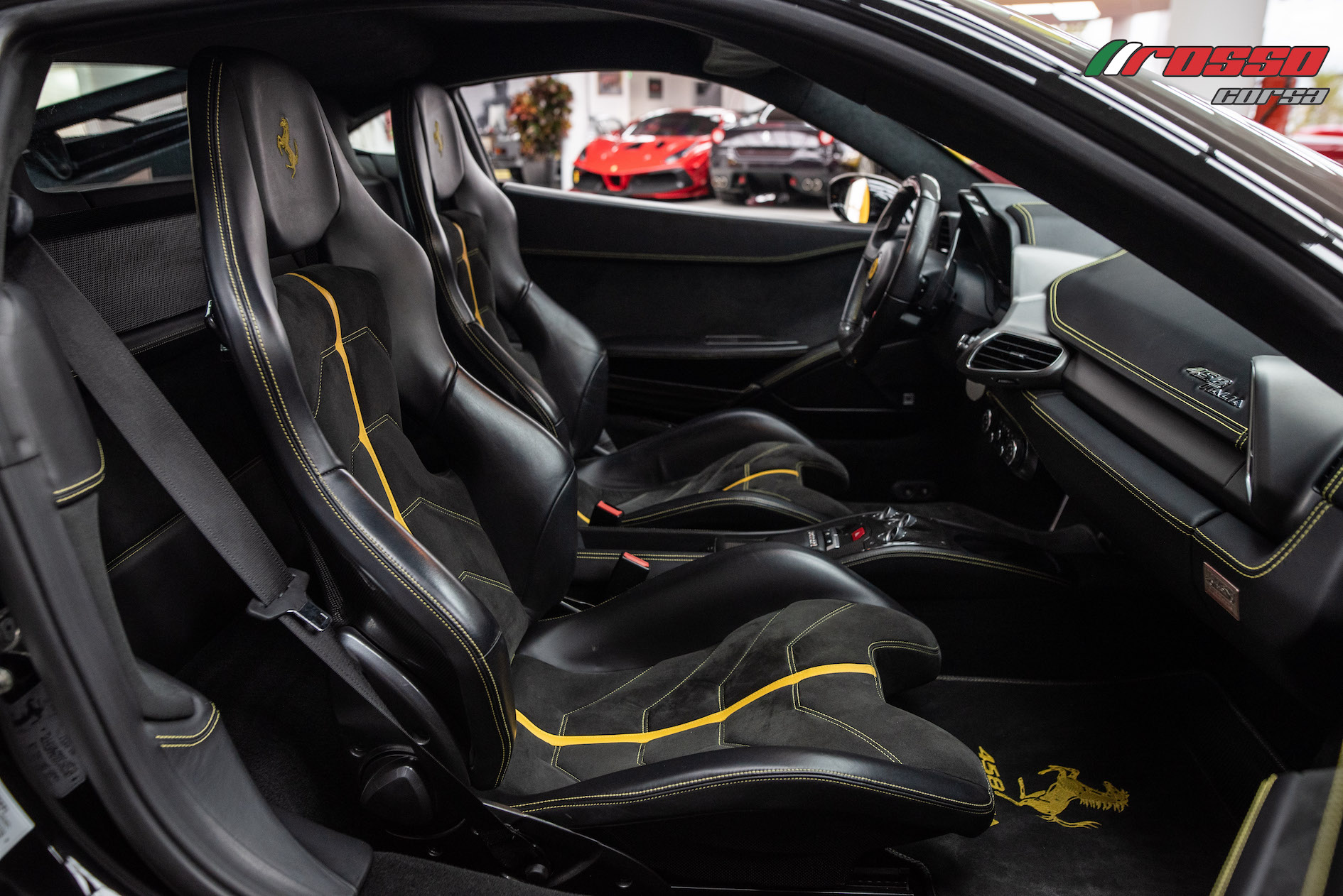 Nero Daytona Ferrari 458 Italia - Rosso Corsa