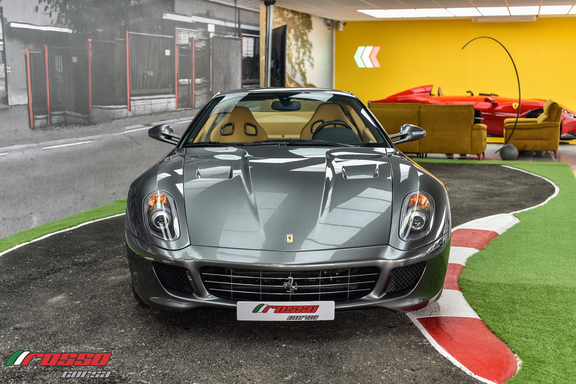 Rosso Corsa - Grigio Ferrari 599 GTB