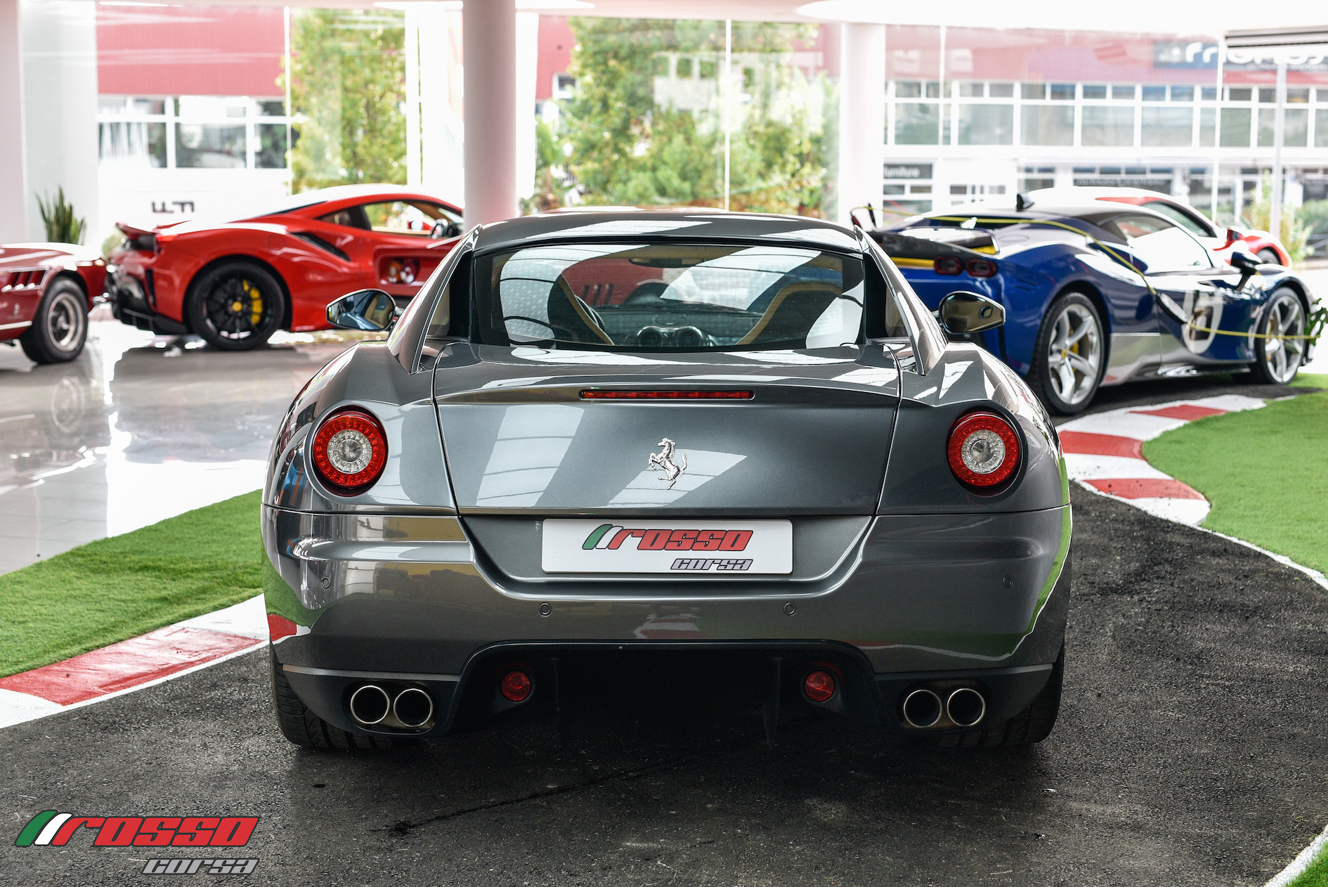 Rosso Corsa - Grigio Ferrari 599 GTB