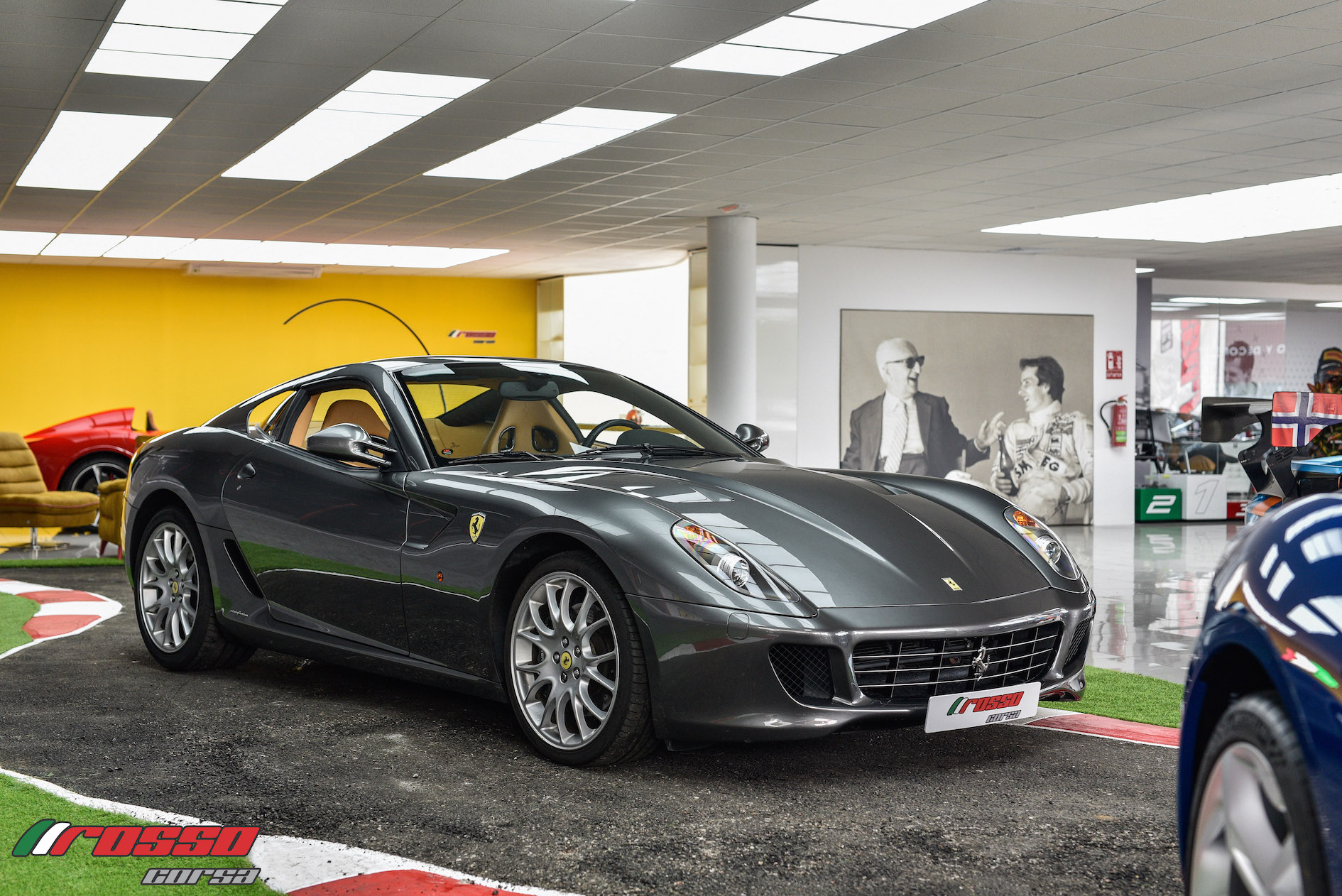Rosso Corsa - Grigio Ferrari 599 GTB