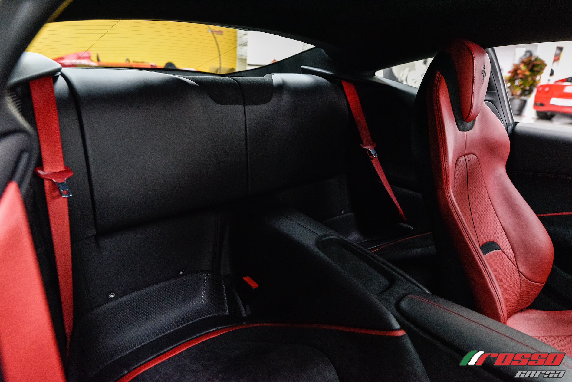 Increíble Ferrari Roma color Argento ya a la venta