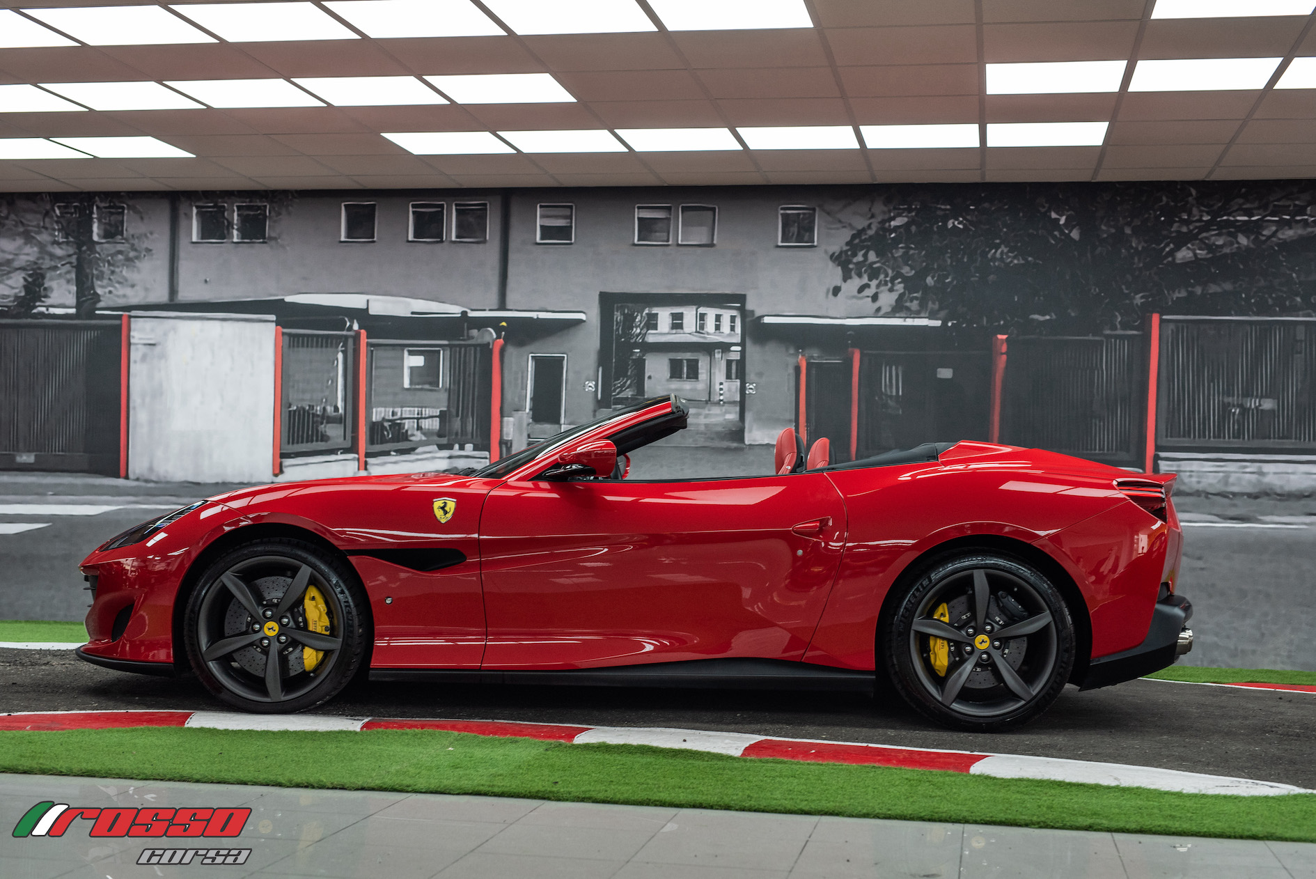 Rosso Corsa - Ferrari Portofino