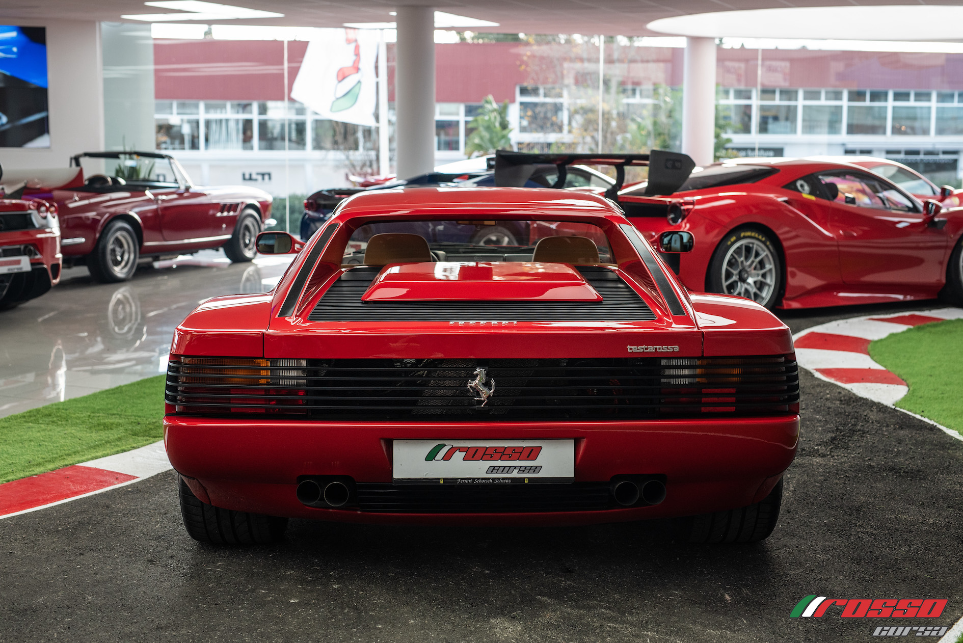 Rosso Corsa - Ferrari Testarossa