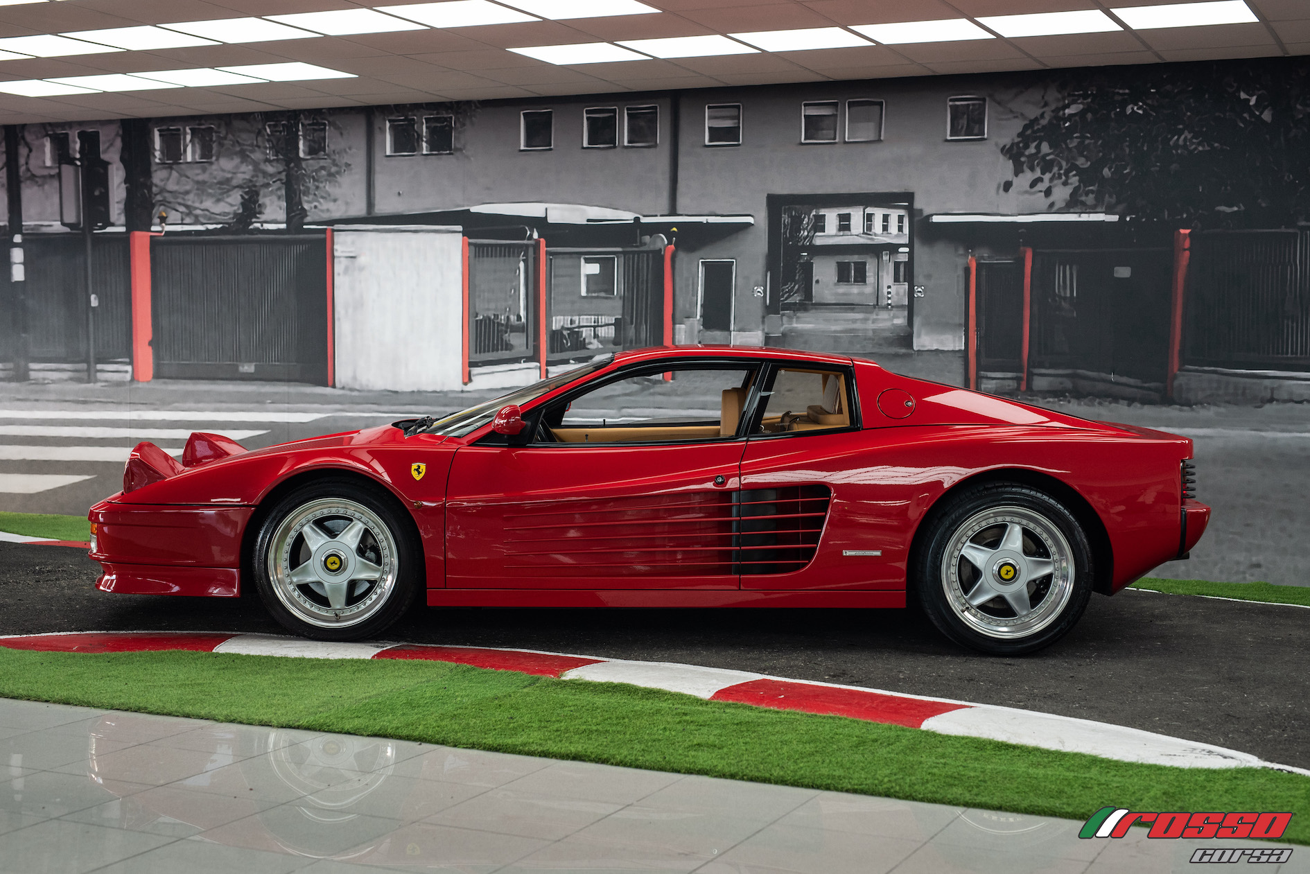 Rosso Corsa - Ferrari Testarossa