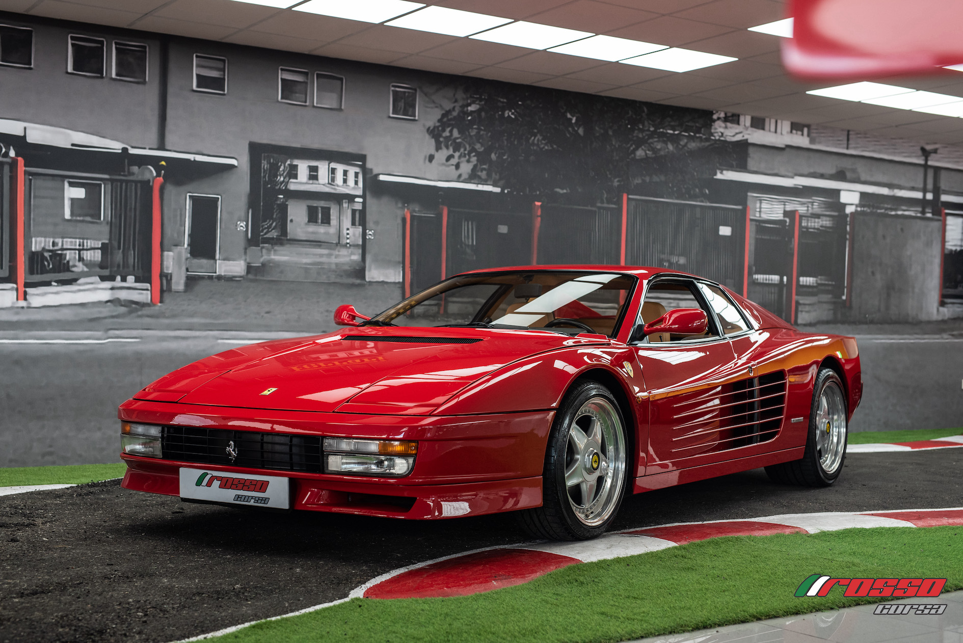 Rosso Corsa - Ferrari Testarossa