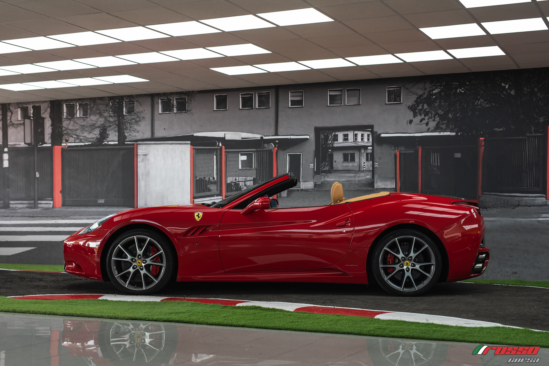 Amazing red Ferrari California Carbrio for sale