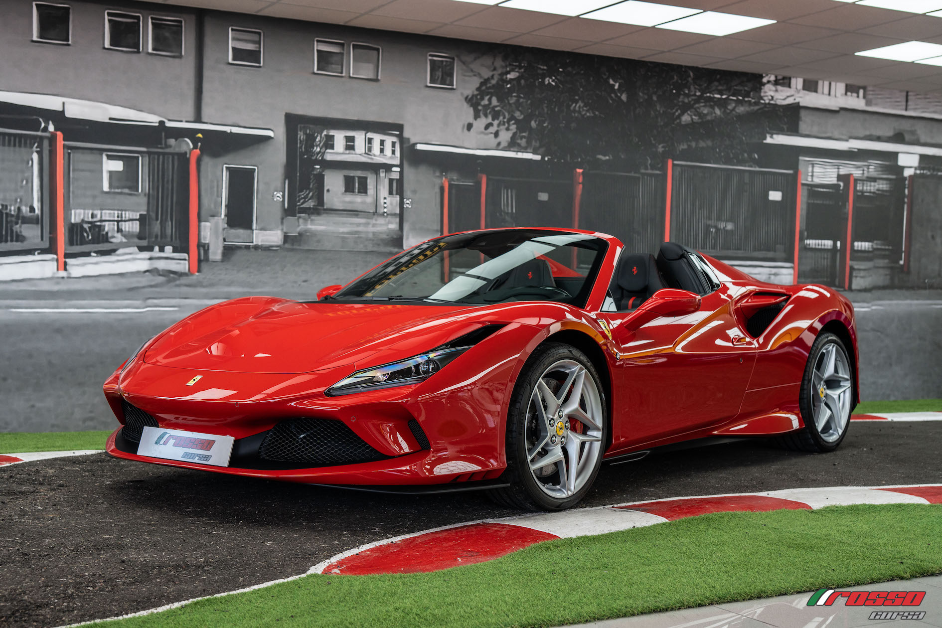 FERRARI F8 SPIDER - Rosso Corsa