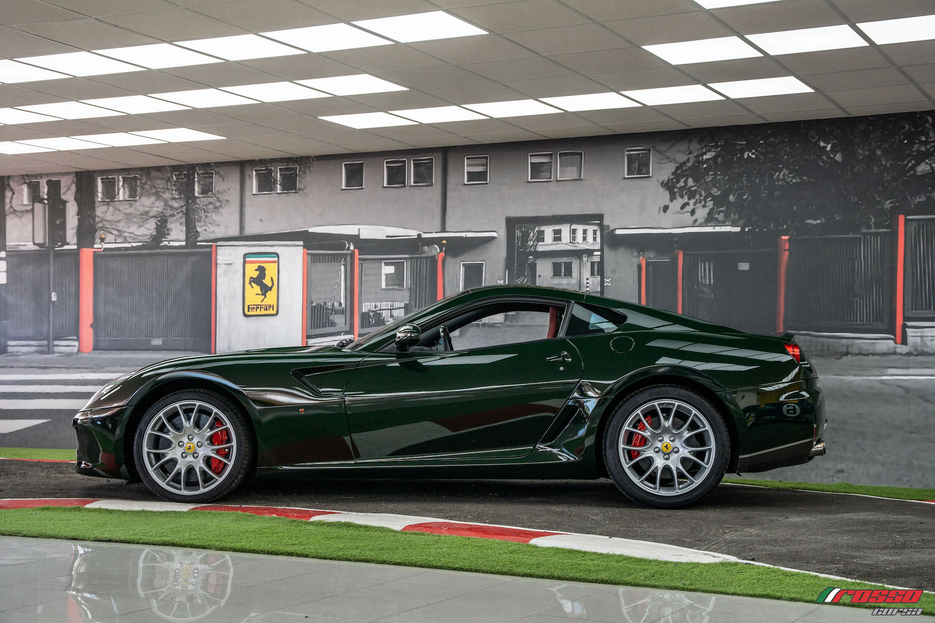 Green British Racing 611 Ferrari 599GTB - Rosso Corsa