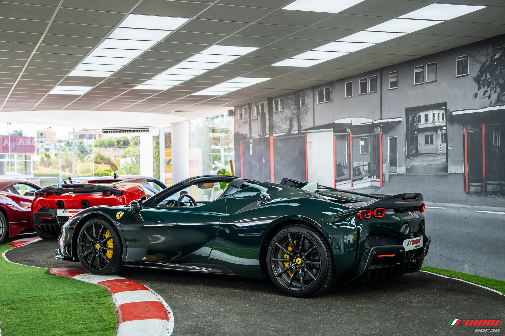 Verde British Racing 611 Ferrari SF90 Spider - Rosso Corsa