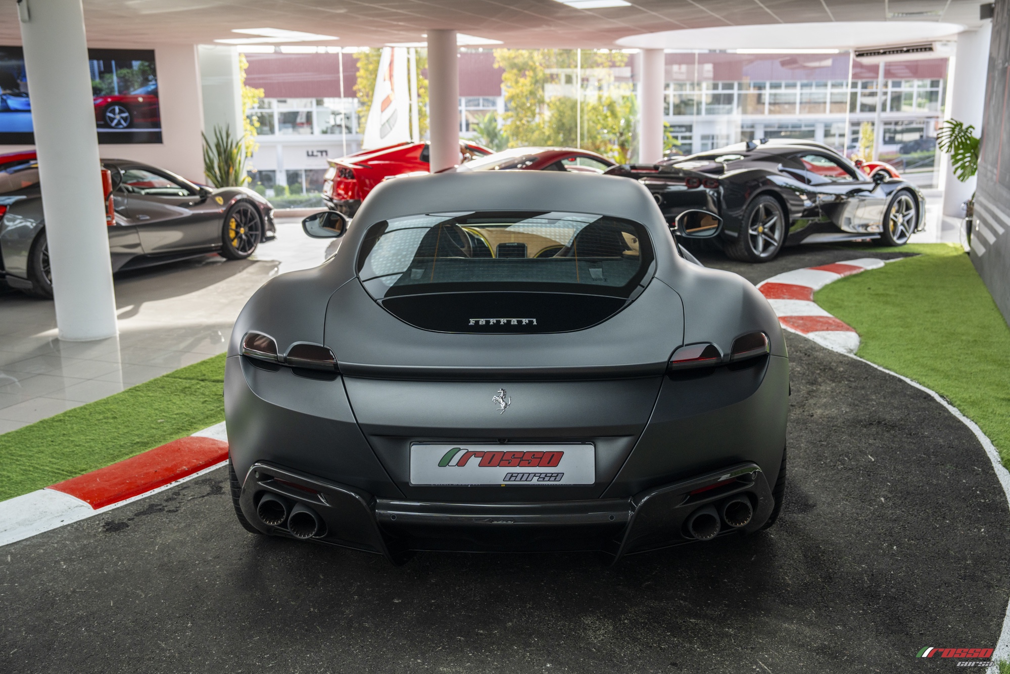 Increíble Ferrari Roma color Argento ya a la venta